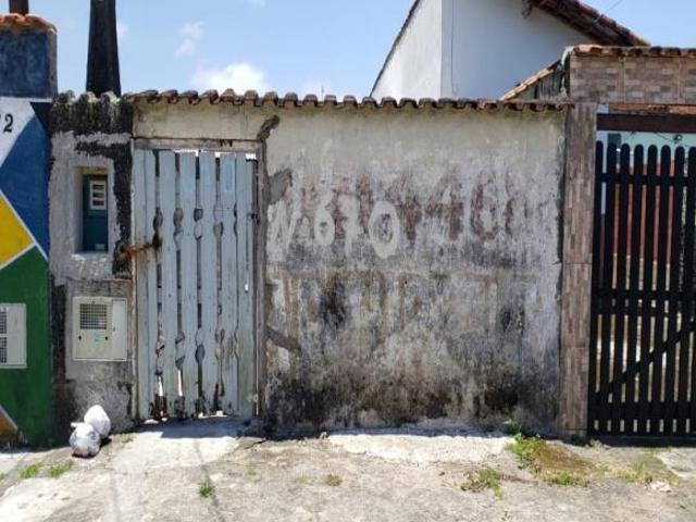 CASA EM MONGAGUÁ