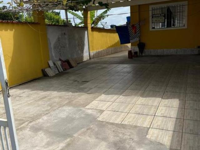 CASA EM MONGAGUA