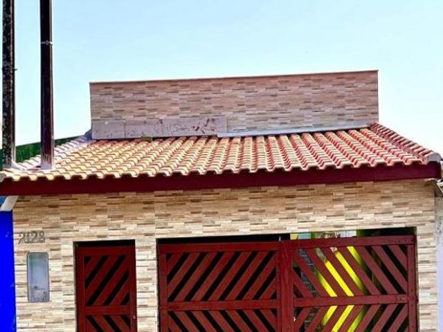 CASA EM MONGAGUÁ