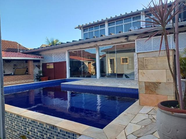 Casa em, Mongaguá/SP de 260m² 4 quartos à venda por R$ 724.000,00