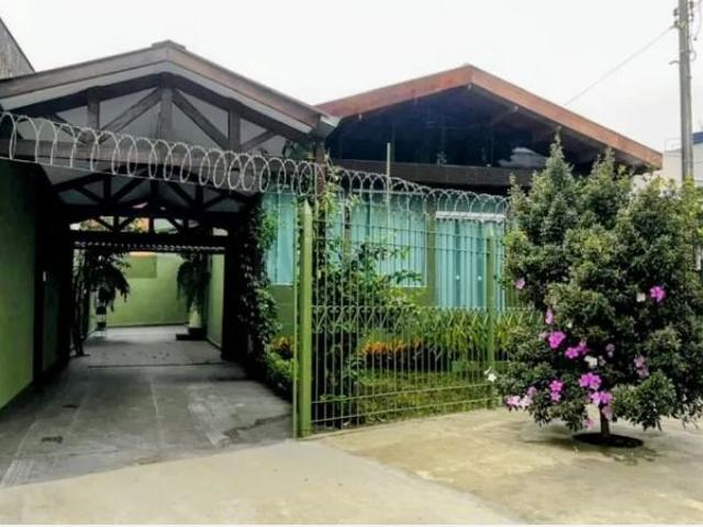 Casa em Novo Mundo, Curitiba/PR de 150m² 3 quartos à venda por R$ 588.900,00