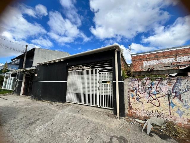 Casa em Novo Mundo, Curitiba/PR de 200m² 3 quartos à venda por R$ 499.900,00