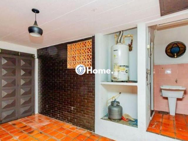 Casa em ótima localização, com 201m², Bairro Medianeira, Porto Alegre/RS