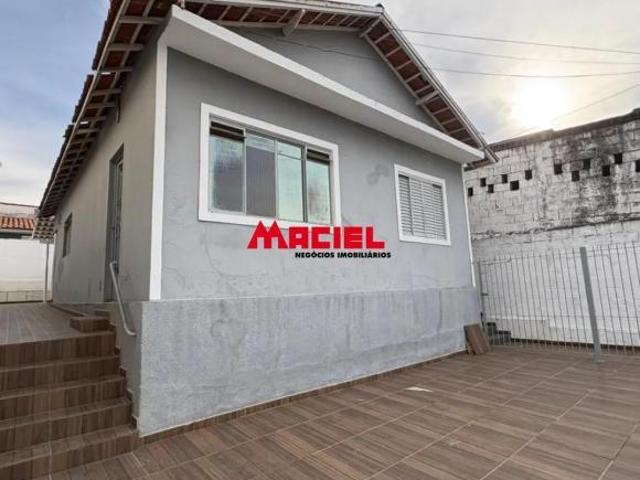 CASA EM OTIMA LOCALIZAÇÃO NO SATELITE PODENDO SER COMERCIAL OU RESIDENCIAL