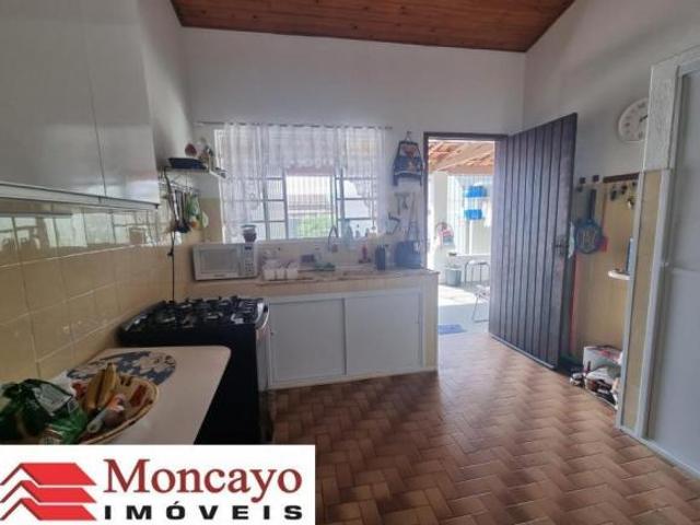 Casa comercial e residencial, perto todo comércio local Centro