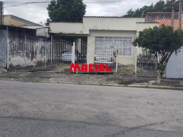 casa em ótima localização,precisa de reforma