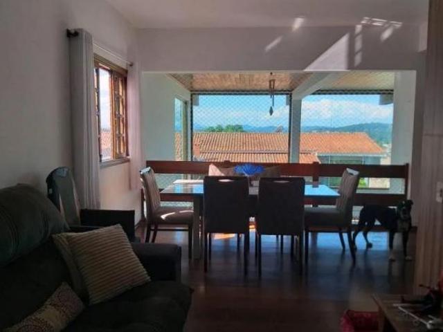 Casa em Atibaia, 400m2, 5 dorms, 2 suítes,planejados,4 vagas,aceita permuta
