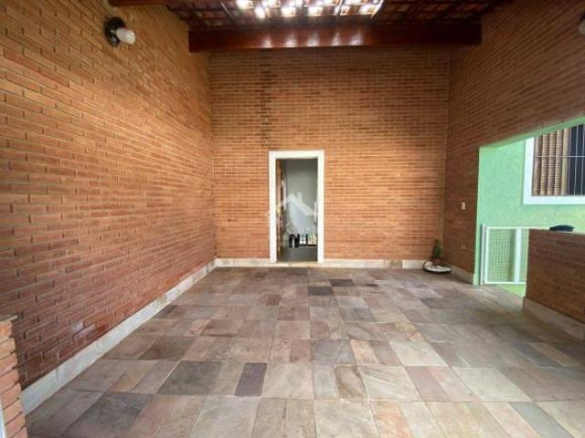 Casa em Atibaia com piscina Jd Paulista venda e locação