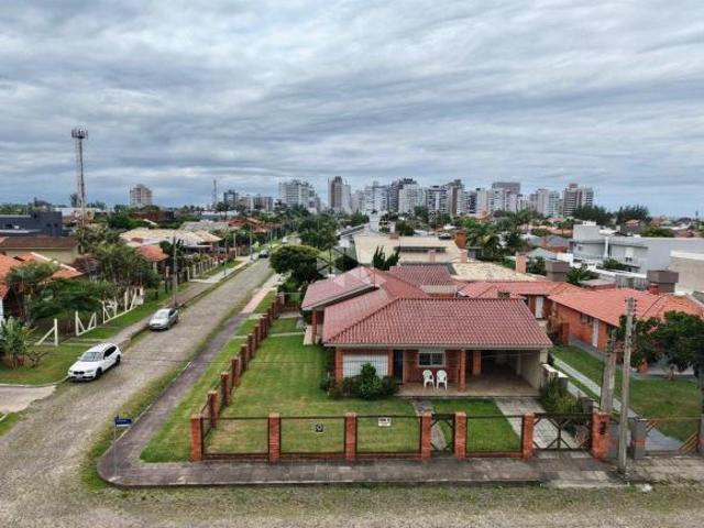 Casa em Atlântida/Xangri Lá, 07 dormitórios 02 suítes, 04 vagas