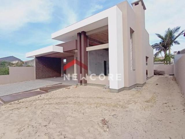 Casa em Av. Nilza Costa Godoy Centro Imbé/RS