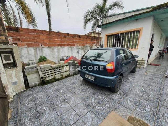 Casa em Av. Agenor de Campos Jardim Colúmbia Mongaguá/SP