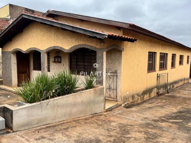 Casa em Avenida Comercial | Região do Aeroporto | 490m2 ! R$ 570.000,00
