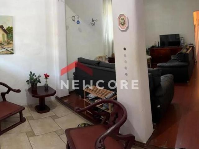 Casa em Avenida Conselheiro Rodrigues Alves Macuco Santos/SP