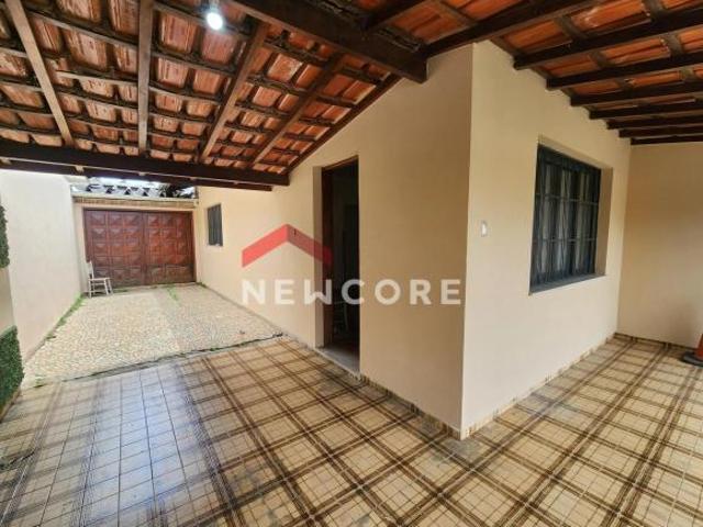 Casa em Avenida Carlos de Almeida Rodrigues Indaiá Caraguatatuba/SP