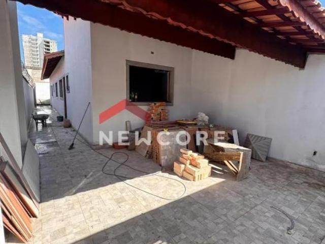 Casa em Avenida Cidade de Santos Itaóca Mongaguá/SP