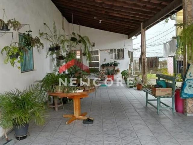 Casa em Avenida Benjamin Arantes Silva Júnior Jardim Tarumãs Caraguatatuba/SP