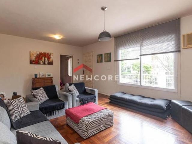 Casa em Avenida General Barreto Viana Chácara das Pedras Porto Alegre/RS