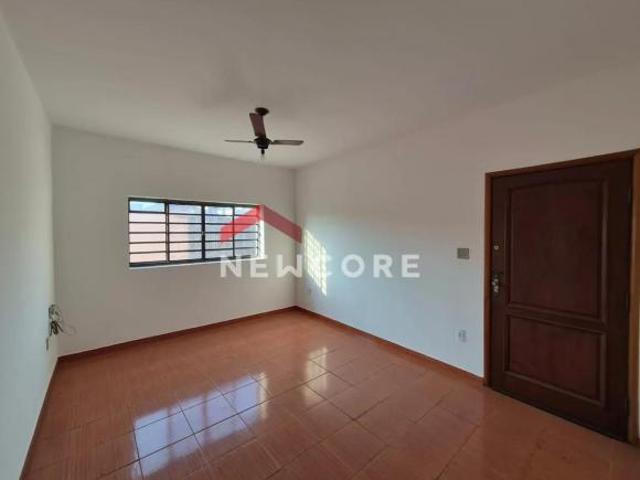 Casa em Avenida Doutor Mário Arantes de Almeida Vila Yamada Araraquara/SP