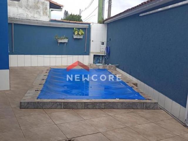 Casa em Avenida Doutor Roberto de Almeida Vinhas Flórida Praia Grande/SP