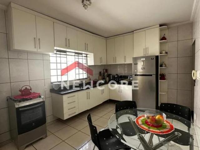 Casa em Avenida das Bandeiras Vila Industrial Bauru/SP