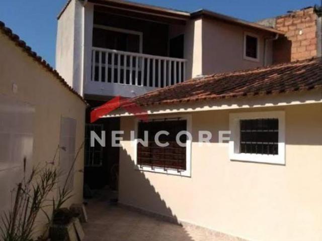 Casa em Avenida Emiliano Campedelli Jardim Casa Branca Caraguatatuba/SP