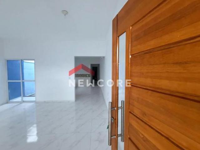 Casa em Avenida Emílio Manzano Lhorente Balneário dos Golfinhos Caraguatatuba/SP