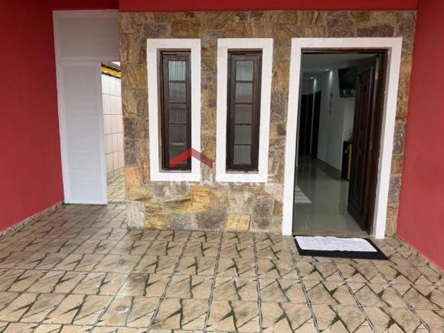 Casa em Avenida Eduardo Alvares Machado Balneário Sambura Peruíbe/SP