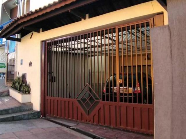 Casa em Avenida Leonor de Oliveira Centro Mairiporã/SP