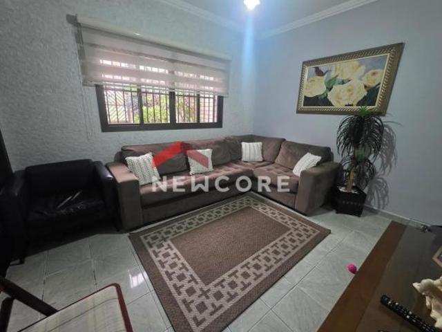 Casa em Avenida Monteiro Lobato Vila Valença São Vicente/SP
