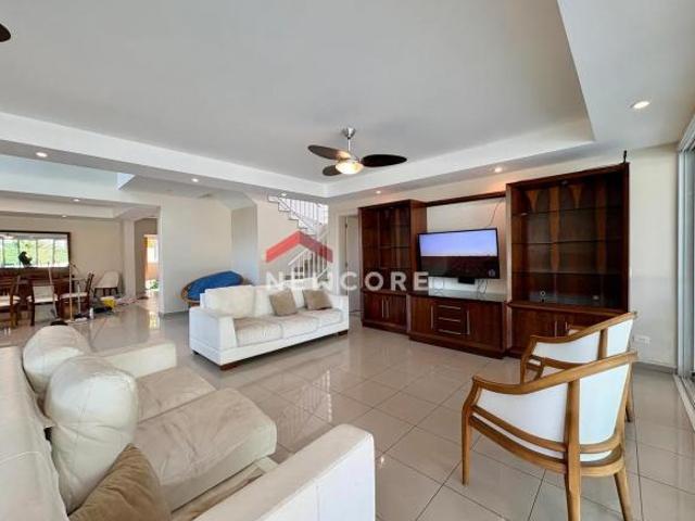 Casa em Avenida Marjory da Silva Prado Balneário Praia do Pernambuco Guarujá/SP