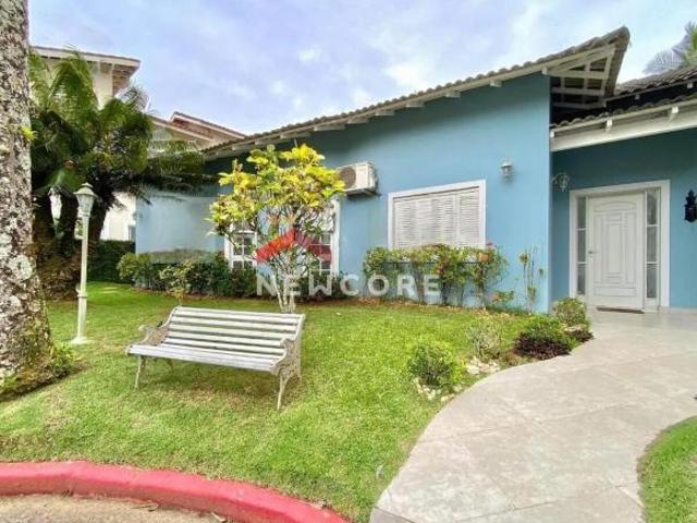 Casa em Avenida Marjory da Silva Prado Balneário Praia do Pernambuco Guarujá/SP