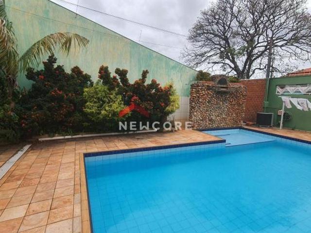 Casa em Avenida Paul Harris Nossa Senhora de Lourdes Londrina/PR
