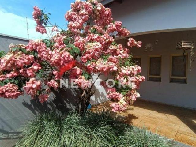 Casa em Avenida Paulo Pereira Ayres Jardim Arangá Araraquara/SP