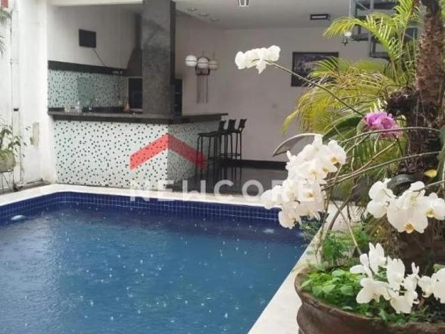 Casa em Avenida Prefeito Hirant Sanazar Umuarama Osasco/SP