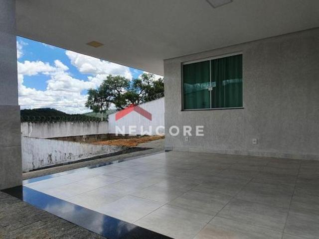 Casa em Avenida Violeta Palhares Vieira Fernão Dias Esmeraldas/MG