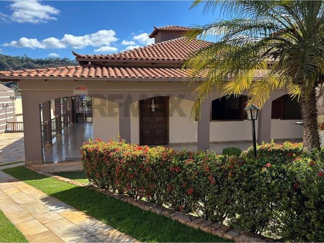 Casa em Azurita, Mateus Leme/MG de 1500m² 4 quartos para locação R$ 6.000,00/mes