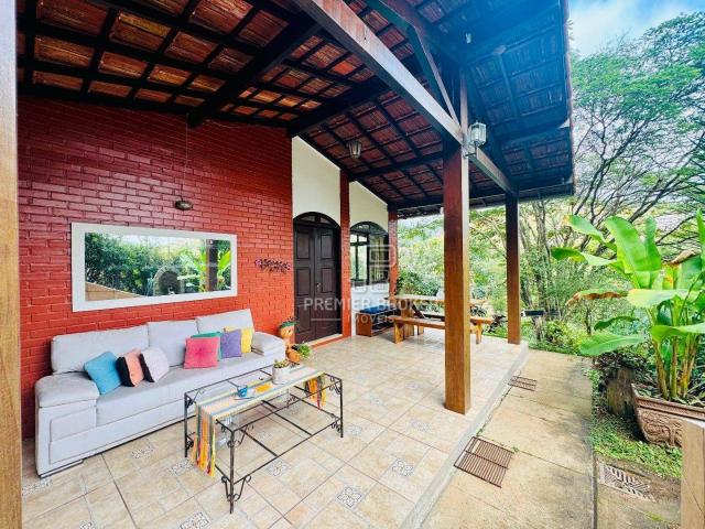 Casa em Albuquerque, Teresópolis/RJ de 203m² 3 quartos à venda por R$ 869.900,00