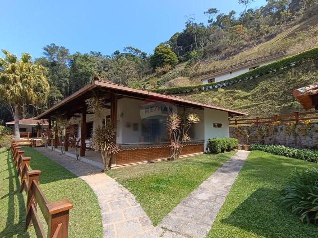 Casa em Albuquerque, Teresópolis/RJ de 245m² 3 quartos à venda por R$ 1.199.900,00