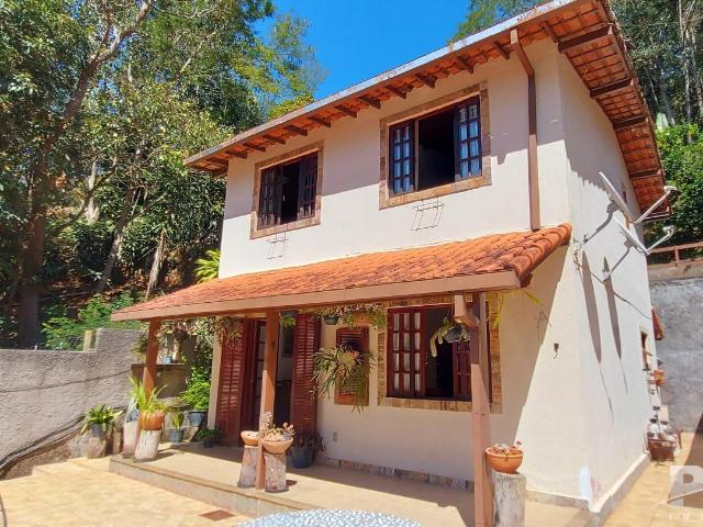 Casa em Albuquerque, Teresópolis/RJ de 420m² 3 quartos à venda por R$ 599.900,00