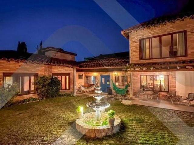 Casa em Aldeia da Serra, com 3 dormitórios à venda, 273 m² por R$ 3.300.000 Morada dos Pinheiros