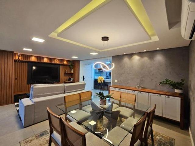 Casa em Alphaville, 3 quartos sendo 1 suíte com closet, 3 vagas, ar condicionado, Tamboré 4