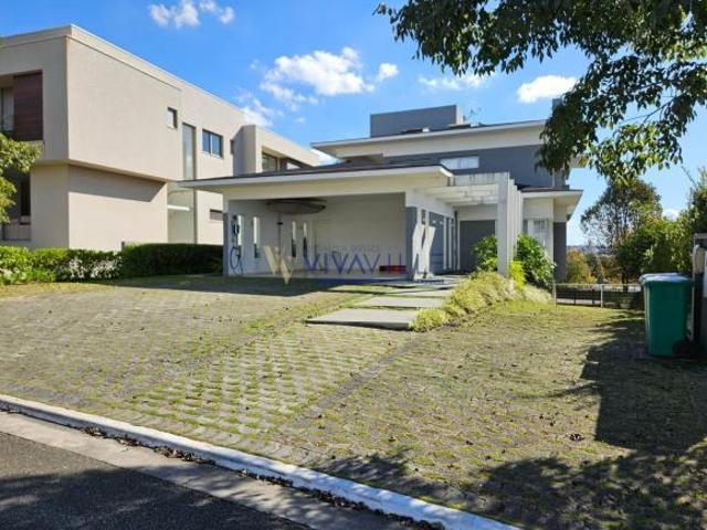Casa em Alphaville Graciosa com 4 suítes, fundos p