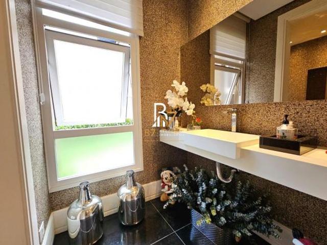 Casa em Alphaville Graciosa Residencial Parati piscina fundos mata 588m²