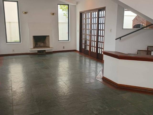 Casa em Tamboré, Santana de Parnaíba/SP de 147m² 3 quartos à venda por R$ 2.500.300,00 ou para locação R$ 10.000,00/mes