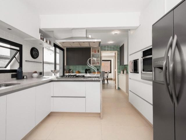 Casa em Alto de Pinheiros, São Paulo/SP de 496m² 4 quartos à venda por R$ 8.799.900,00
