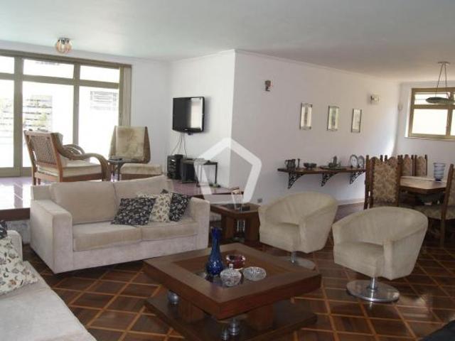 Casa em Alto de Pinheiros