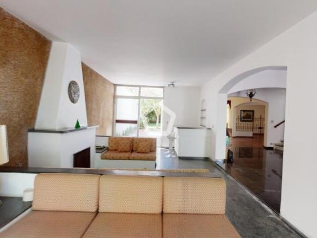 Casa em Alto de Pinheiros