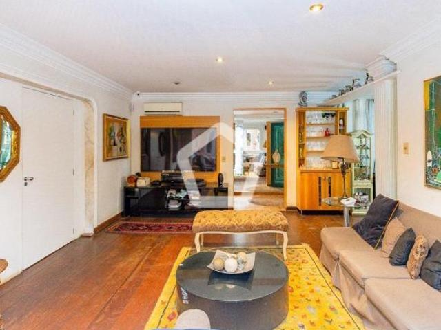 Casa em Alto de Pinheiros