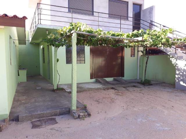 Casa em alvenaria, distante 500 mt da praia da barrinha
