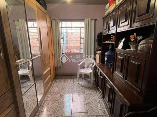 Casa em alvenaria parada 73 100 metros da Avenida Dorival
